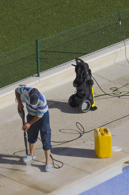 How to Maintain Swimming Pool Decking - Platinum Pools