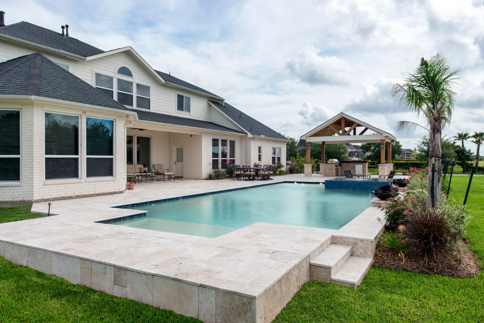 The Pool of the Month – November 2024 - Platinum Pools